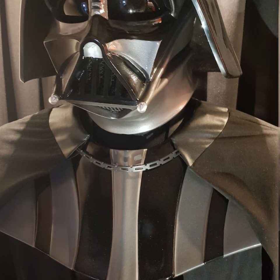 Why Did Vader Start to Wear a Chain Around his Neck? - May 4 Be With You